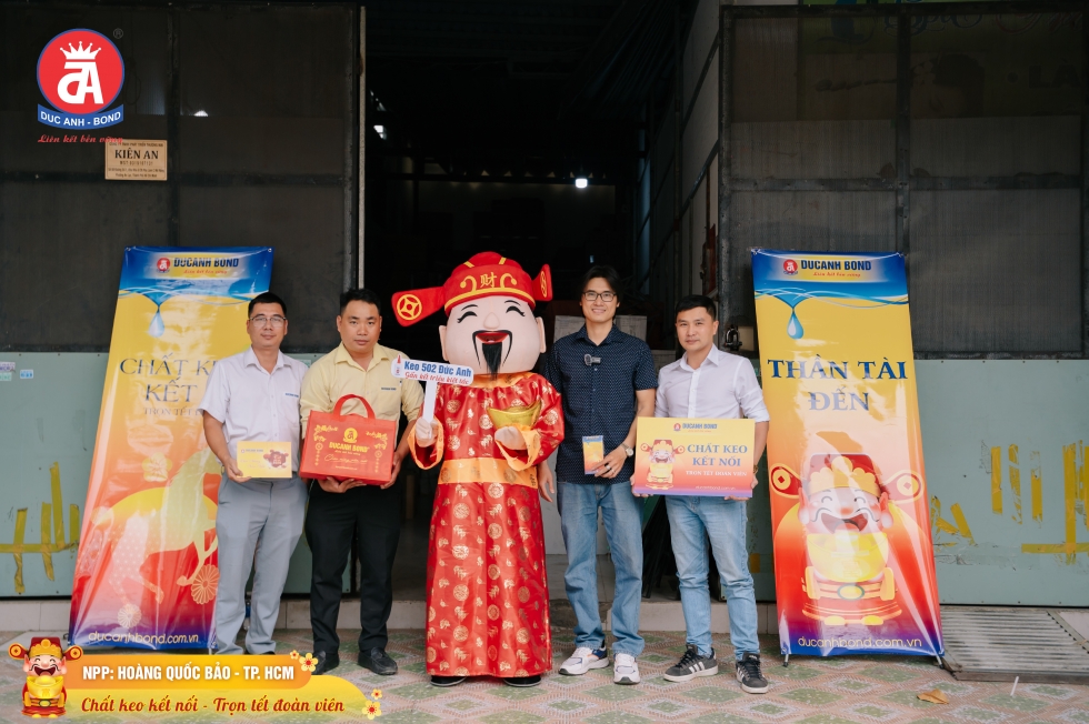 DUCANH BOND trao quà Tết Nhà phân phối khu vực TP. Hồ Chí Minh